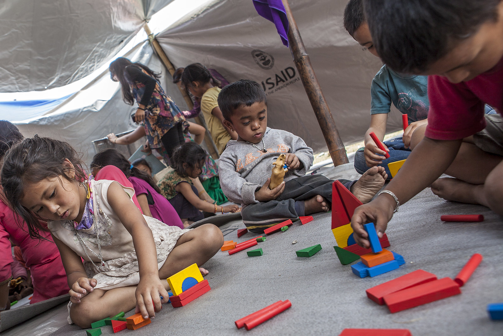 Children playing with building blocks, Nepal - DevelopmentEducation.ie